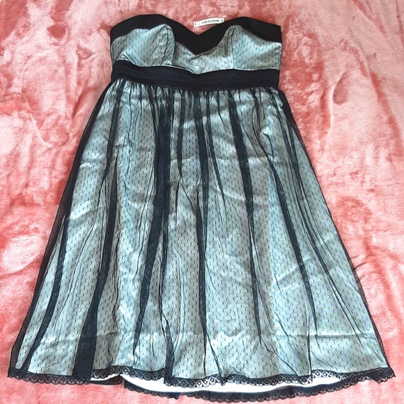 White House Black Market | Dresses | Nwt Whbm Strapless Dress 6 | Poshmark